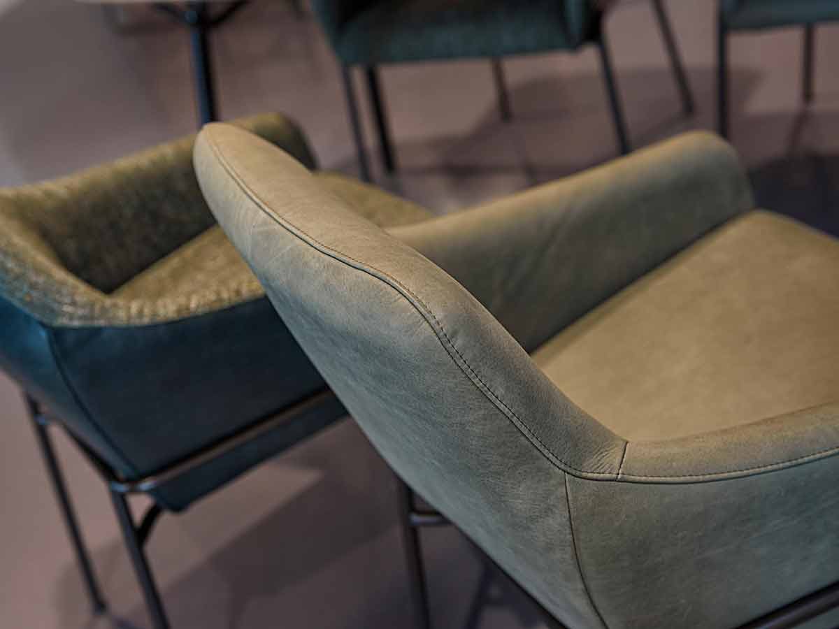 Jess Design - JOLLY spisebordsstol med armlæn | Stor, rar spisestol